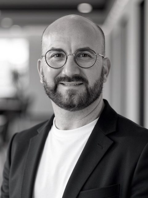 Laurent Tari - Freefort